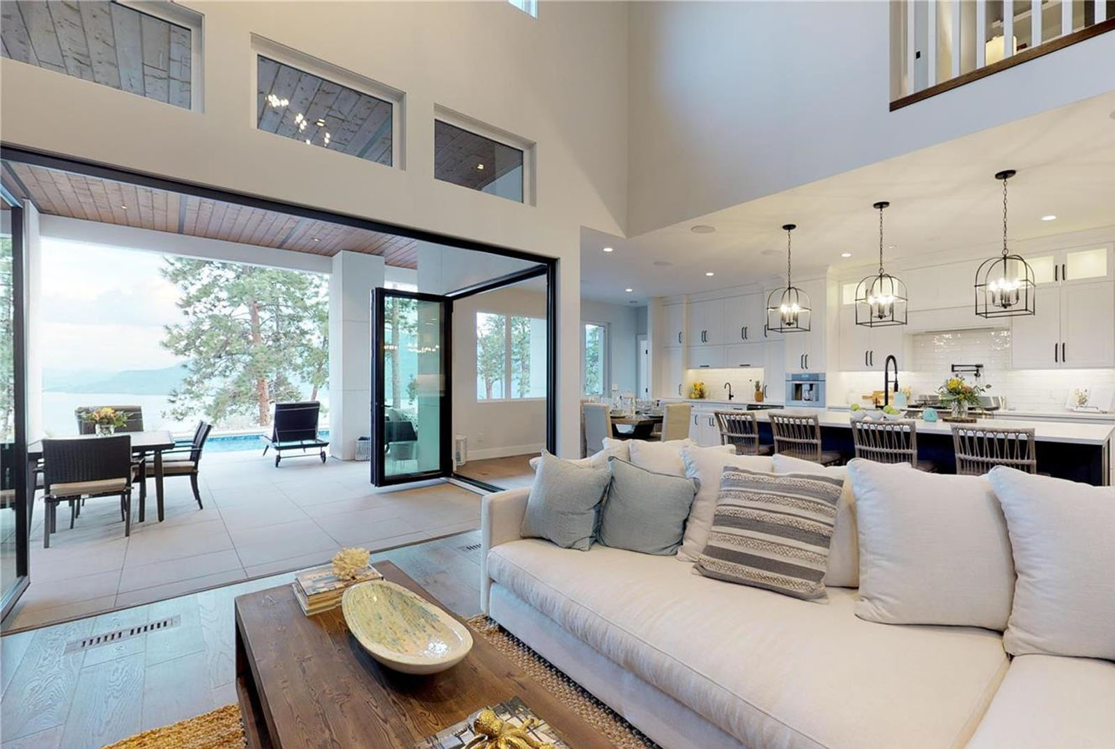 Rona Bifold Doors Vs. Local: Comparing Quality and Craftsmanship ...